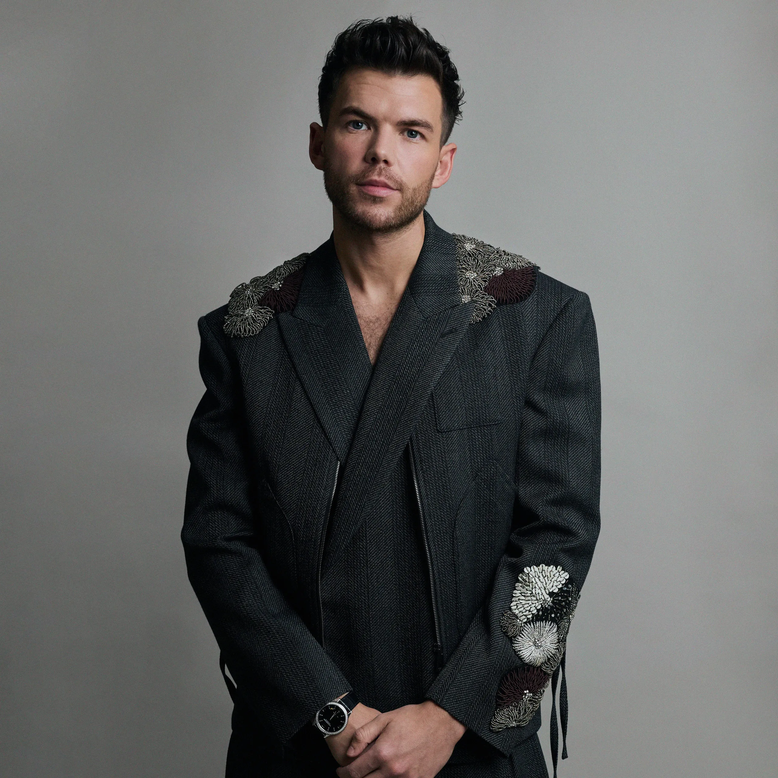 Luke Newton - Official