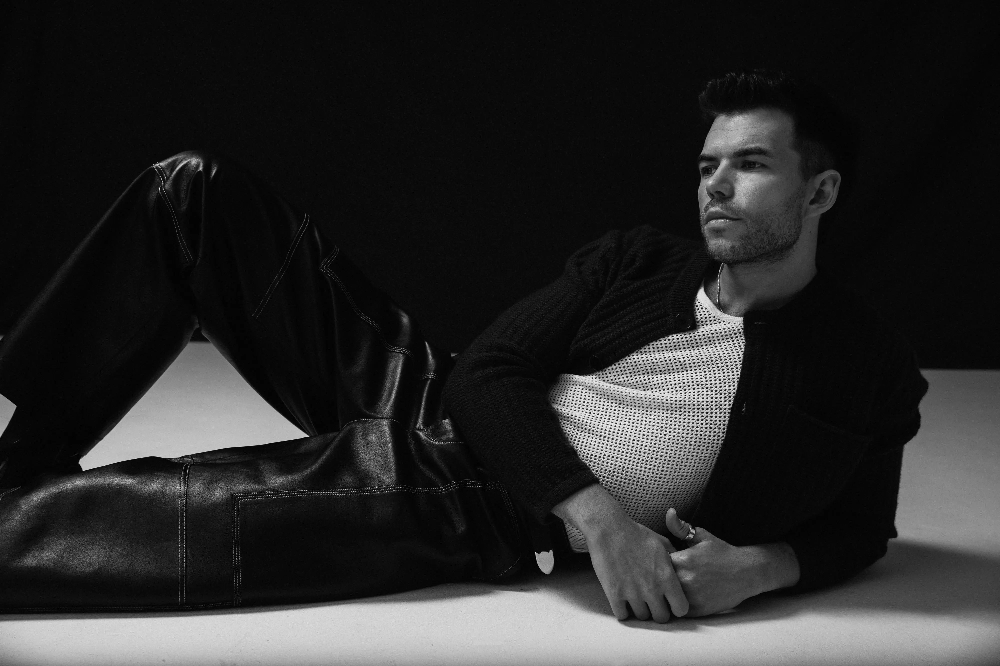 Luke Newton - Official